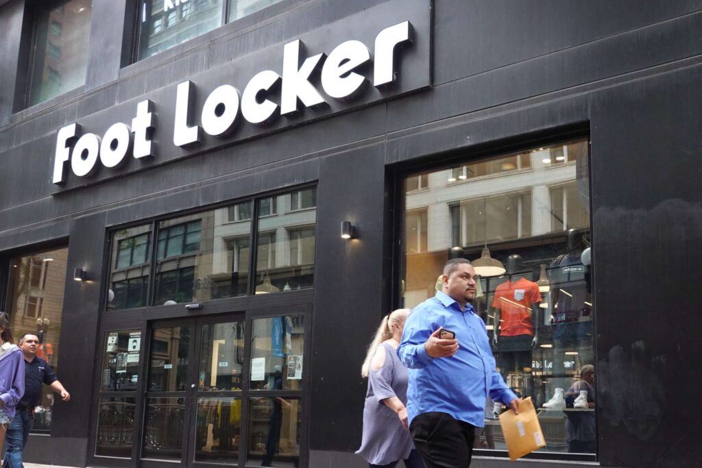 Foot Locker'ın üçüncü çeyrek kârı beklentilerin altında kaldı - Midas